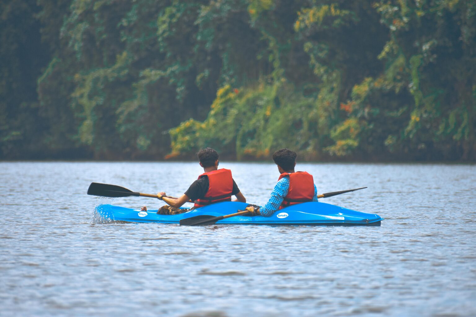 Is It Illegal To Kayak Without A Life Jacket? Why Do You Need To Wear A ...